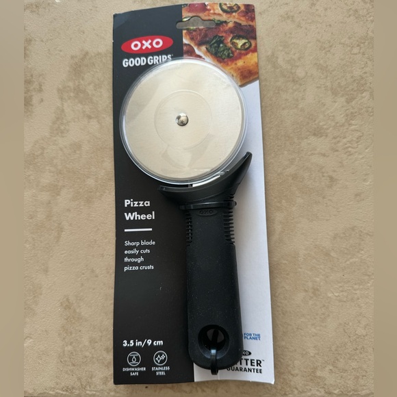 Oxo | Kitchen | Nwt Oxo Goodgrips Pizza Wheel Cutter | Poshmark